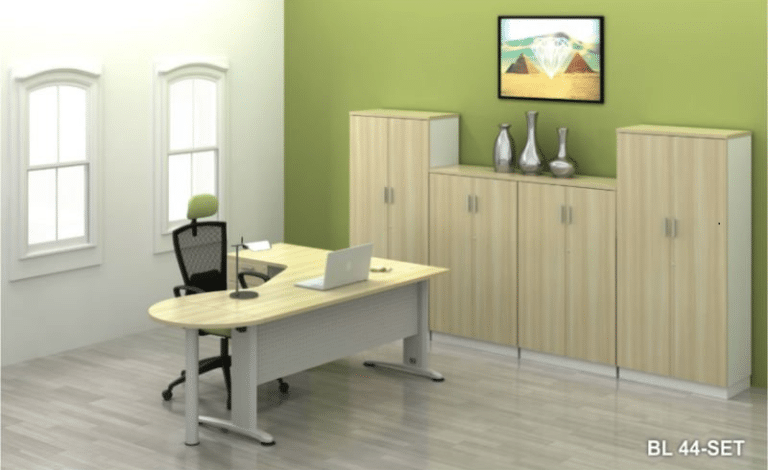 How L-Shaped Office Tables Maximises Workspace in Malaysia