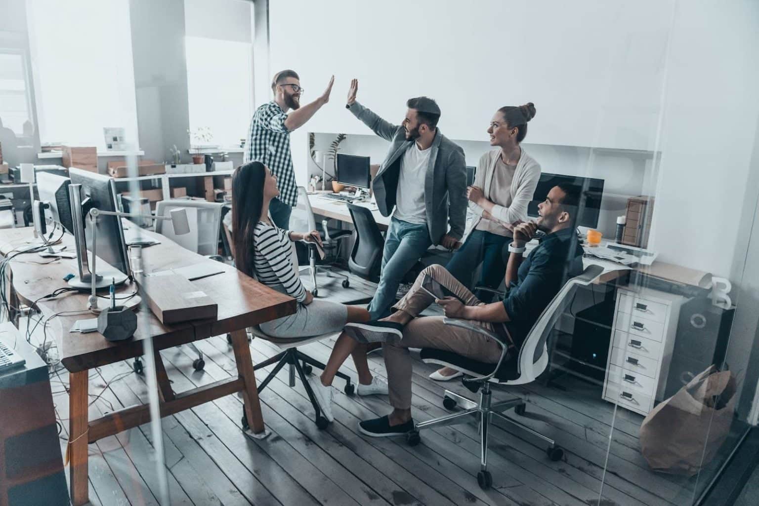 Benefits Of Applying A Cluster Workstation Layout In Your Office