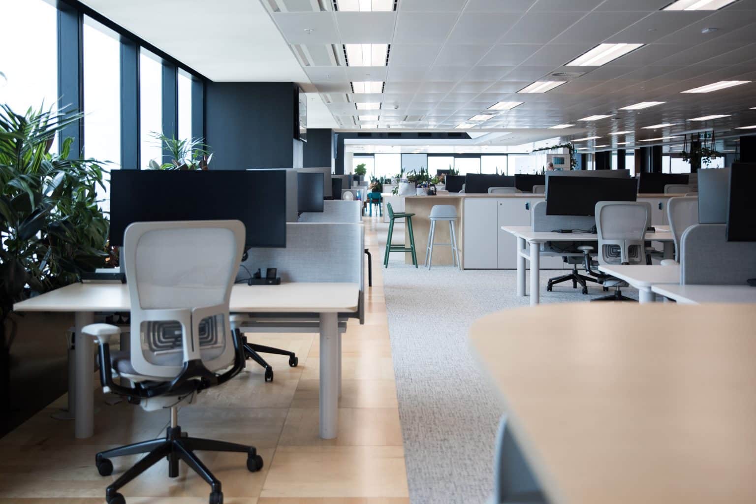 Office Chairs Price Under RM500 That Balance Comfort & Value